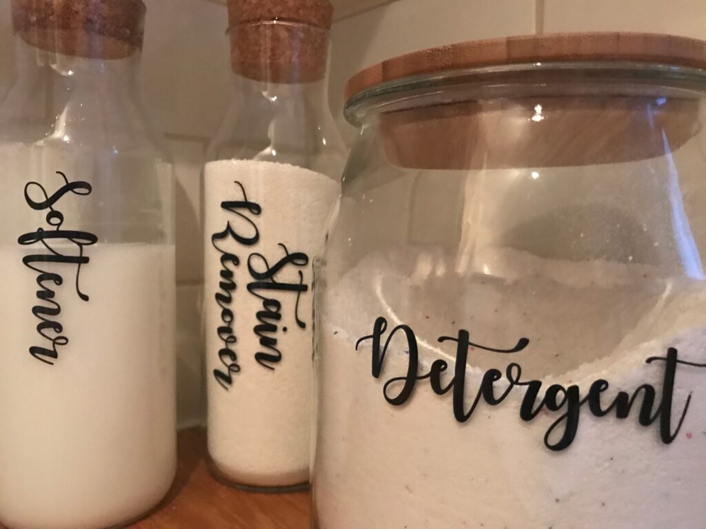 Custom Vinyl Labels - Lindsay Loves